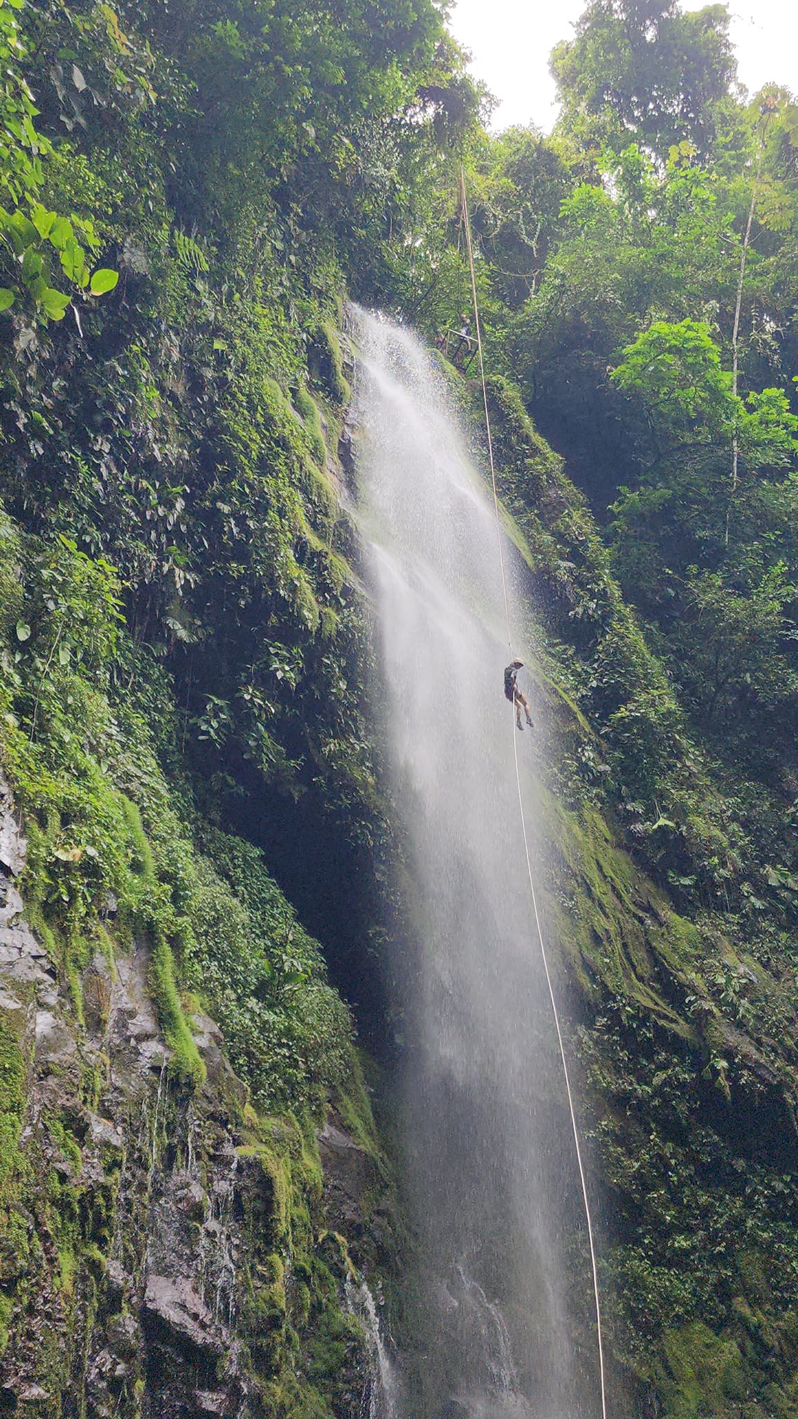 Maquique Adventure • Waterfall Rappelling Tour in La Fortuna